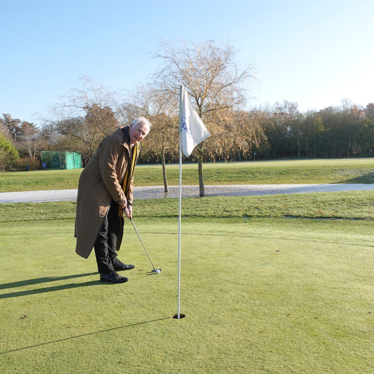 Local Cambridge MP Daniel Zeichner Visits Kingsway Cambridge Lakes ...